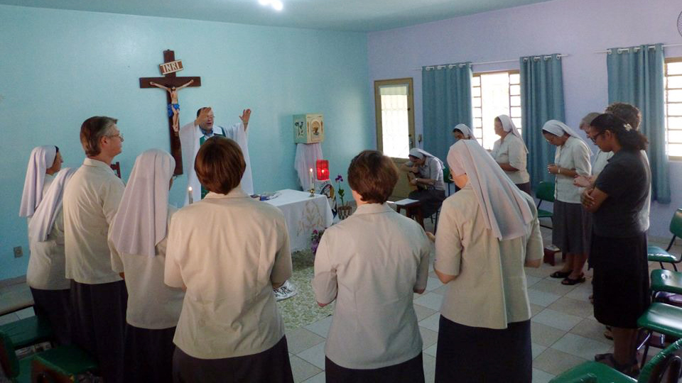 Consagrados e Consagradas “amigos no Senhor” a serviço de uma ...